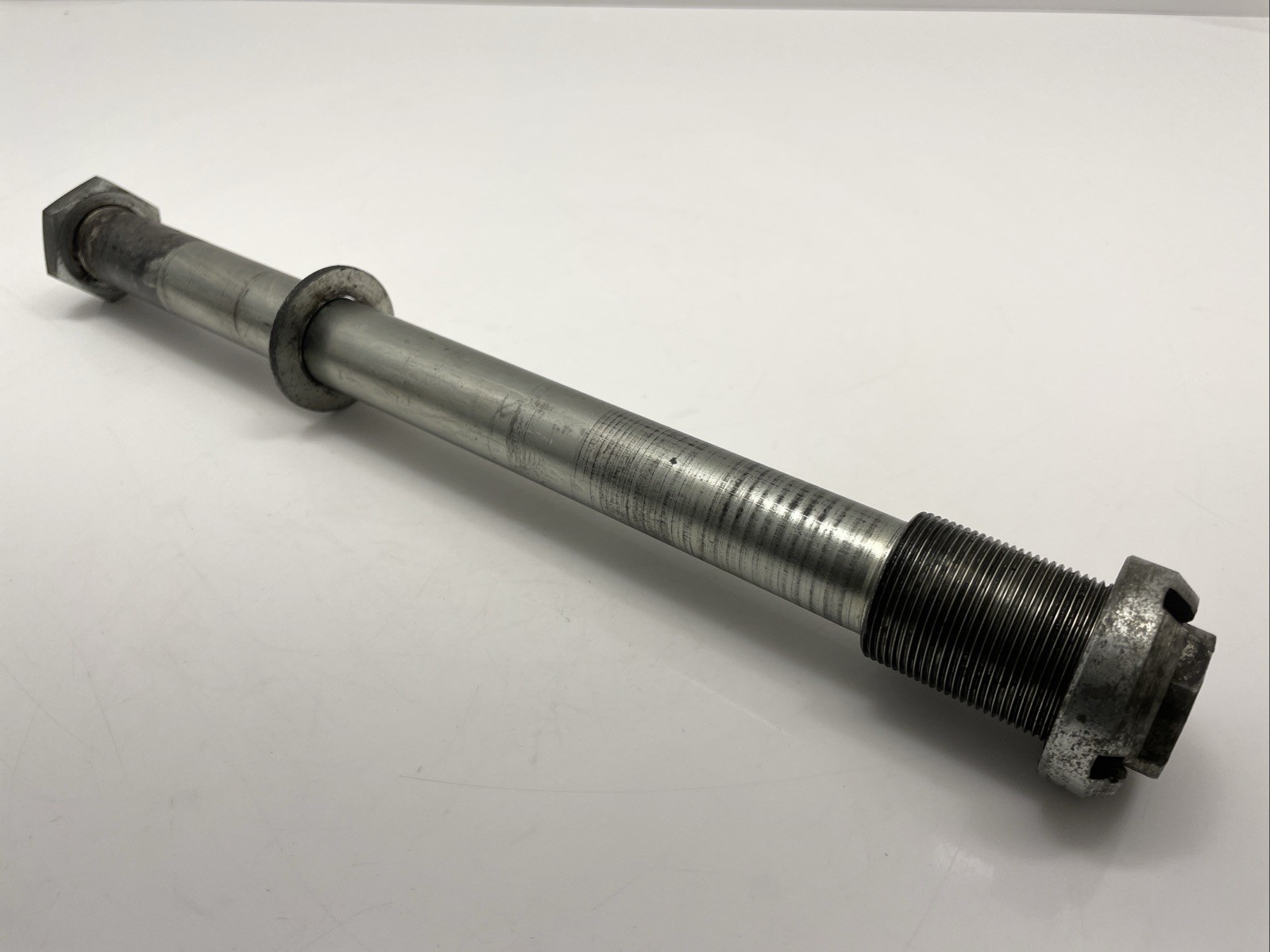 ♻️ Suzuki TL 1000 S 1997 – 2001 Swingarm Bolt ♻️ - Cheshire Bike Breakers