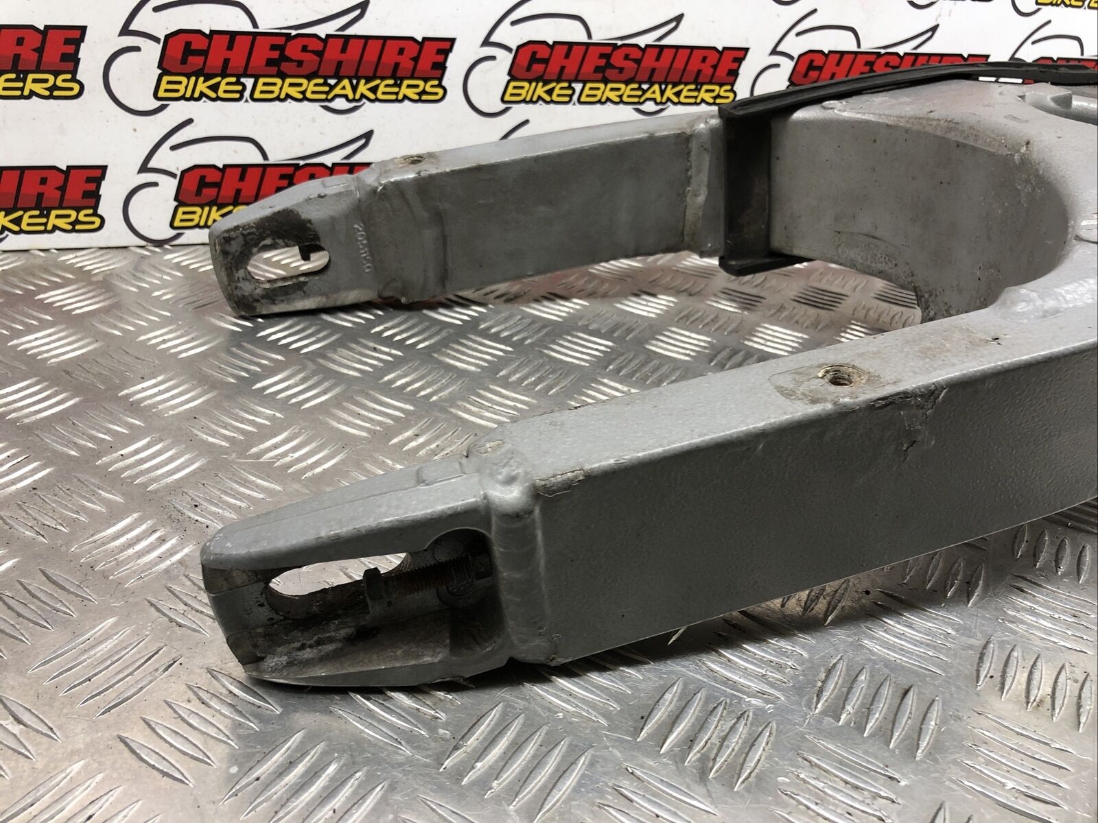 ♻️ Triumph Sprint RS 955 i 955i 1999 – 2004 Swingarm Swing Arm ♻️ ...