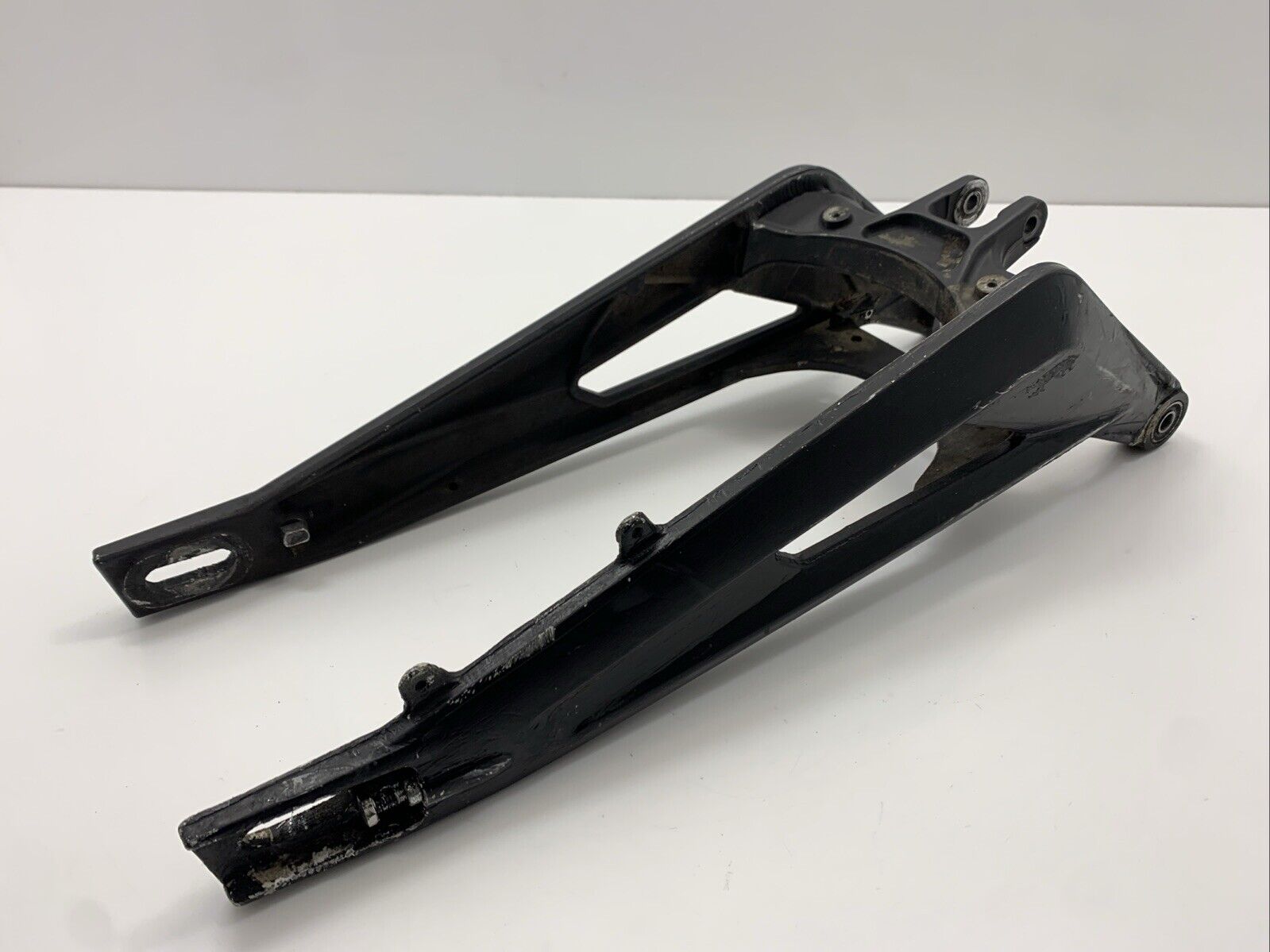 ♻️ Surron Light Bee X 22 60v 38ah Rear Swingarm ♻️ - Cheshire Bike Breakers