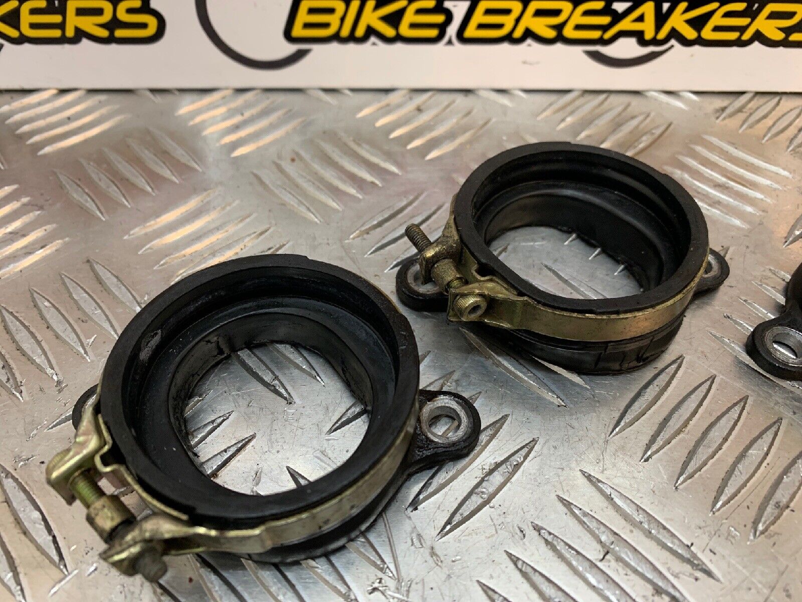 Triumph Speed Triple R 1050 2011 2012 2013 2014 2015 Air Inlet Rubbers ...