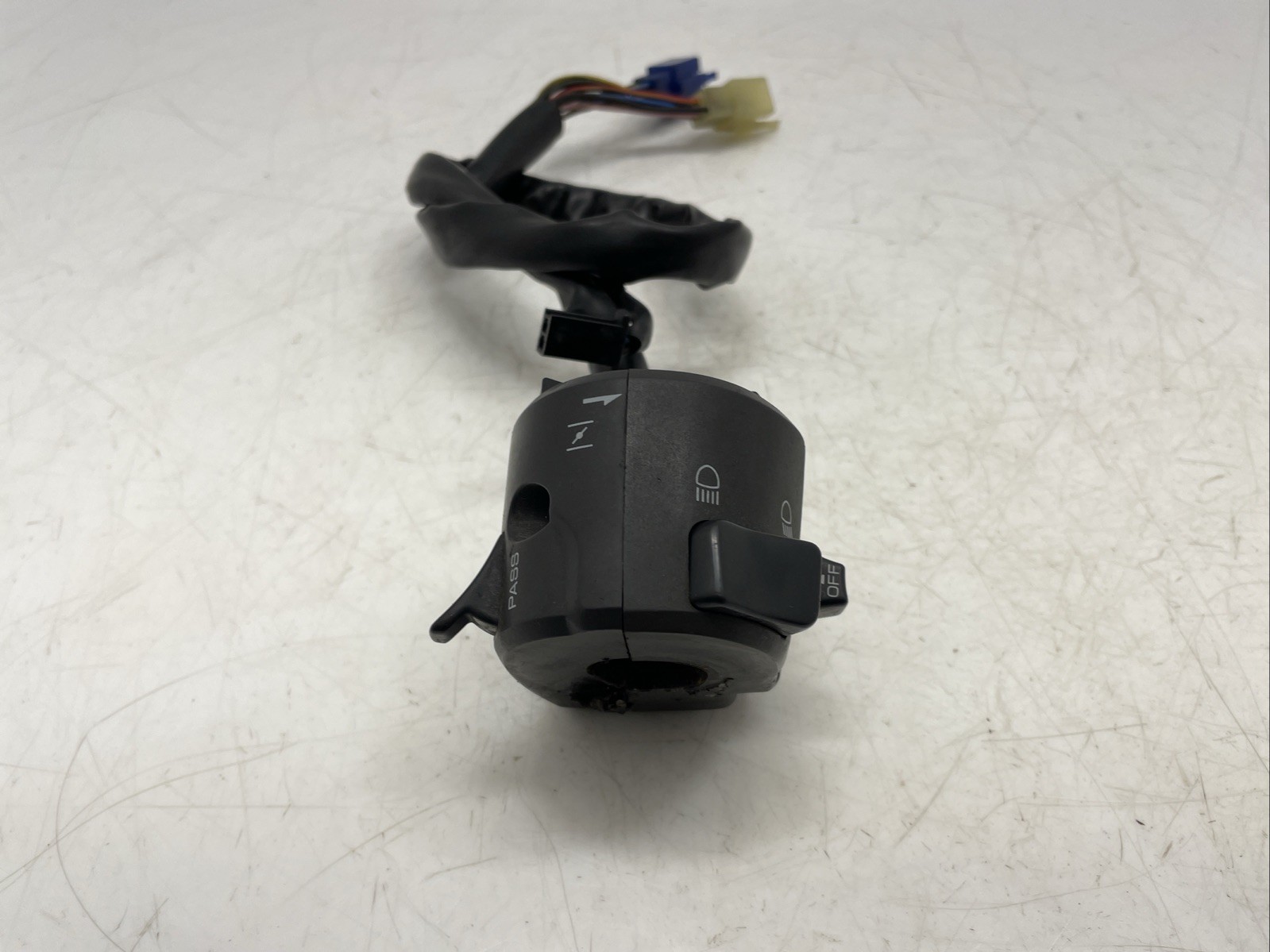 ♻️ Yamaha FZS 600 Fazer 5DM 1998 – 2001 Left Side Switchgear ♻️ ...