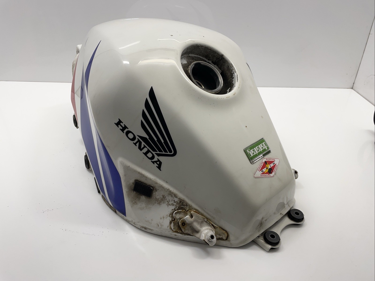 ♻️ Honda Cbr 500 Ra-e 2013 – 2015 Damaged Fuel Tank ♻️ - Cheshire Bike ...